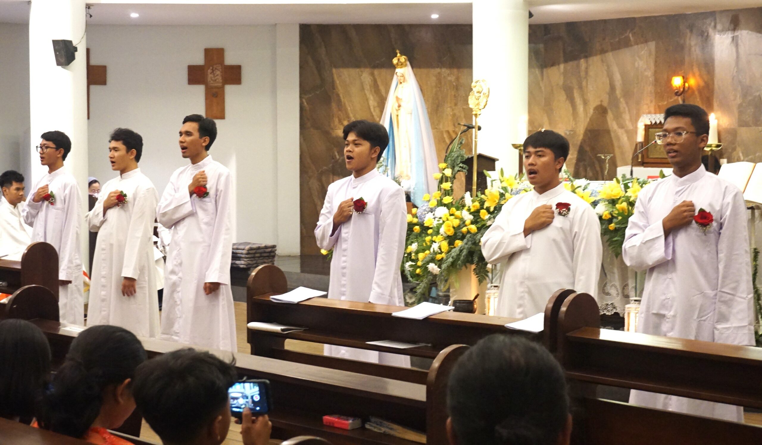 Penjubahan Enam Frater Seminari TOR Sanjaya - Keuskupan Agung Semarang