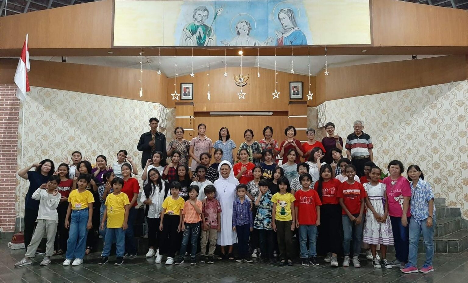 Timpel Bidang Diakonia Kebon Dalem Berbagi Berkat di Boro - Keuskupan ...