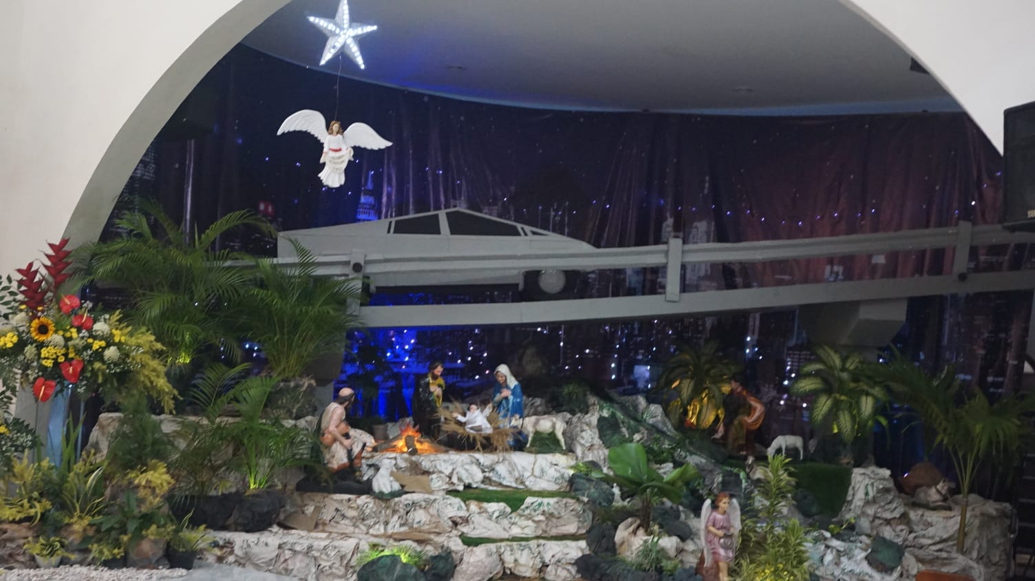 Bayi Yesus Lahir di Kolong Jembatan - Keuskupan Agung Semarang