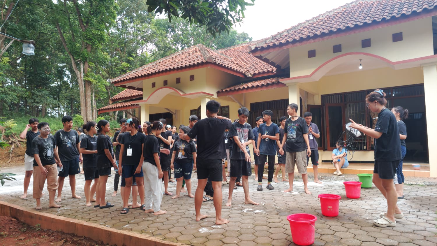 Kisah Inspiratif Romo Yupi pada Makrab LIGHT OMK Kebon Dalem ...